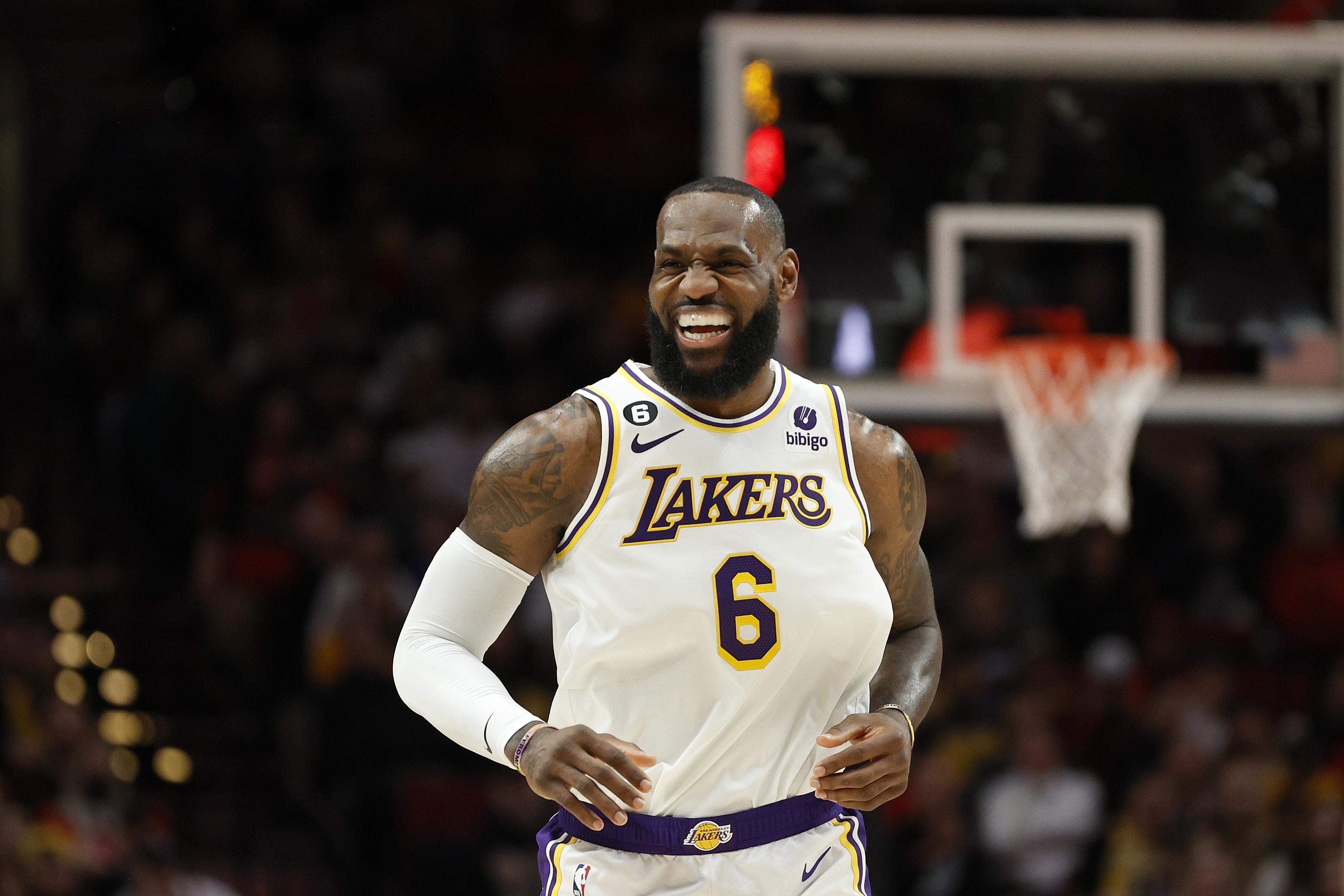 LeBron James Looked Fed Up On The Lakers Bench Last Night