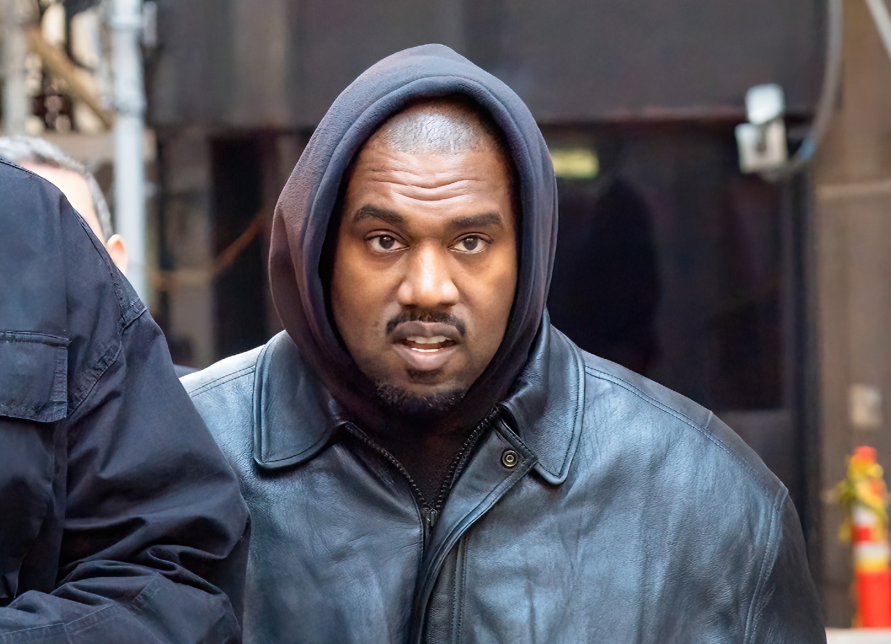 Kanye West & Bianca Censori Spend Valentine's Day With Russell Simmons Kanye West & Bianca Censori Spend Valentine's Day With Russell Simmons
