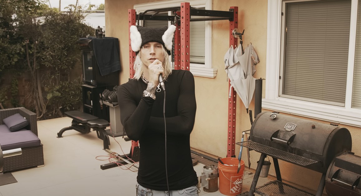 Machine Gun Kelly Raps Over JAY-Z & Eminem’s "Renegade" In New Freestyle