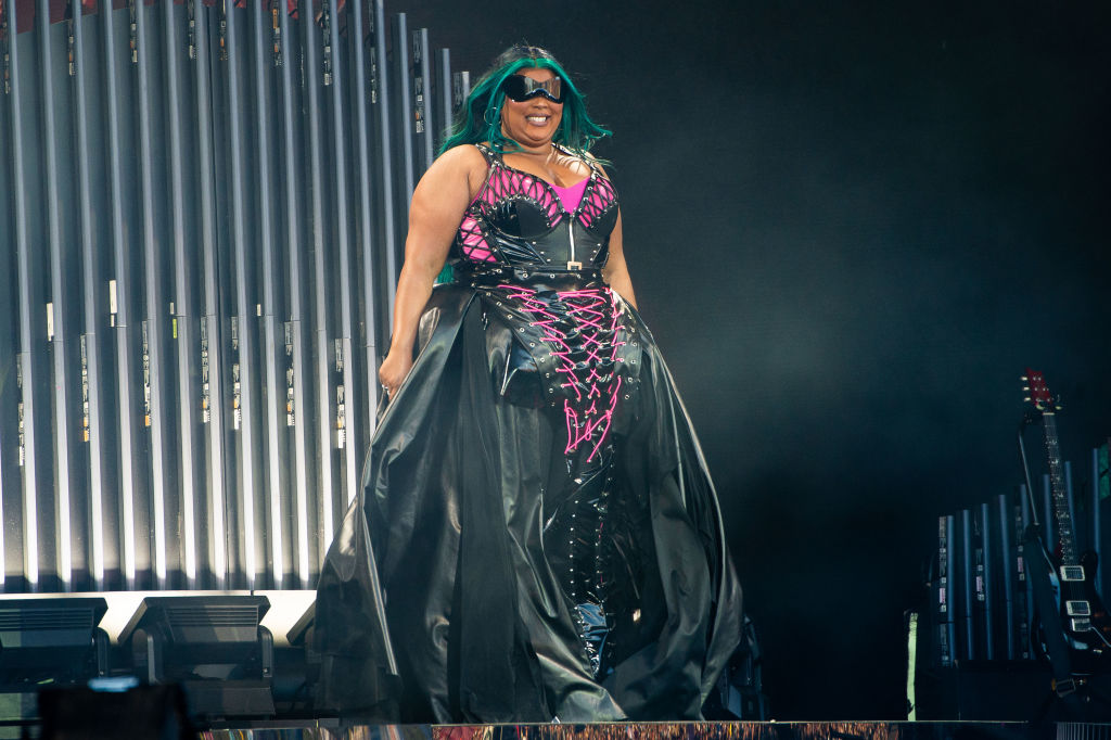 Lizzo Shows Up Hyped For Beyonce Concert - HotNewHipHop