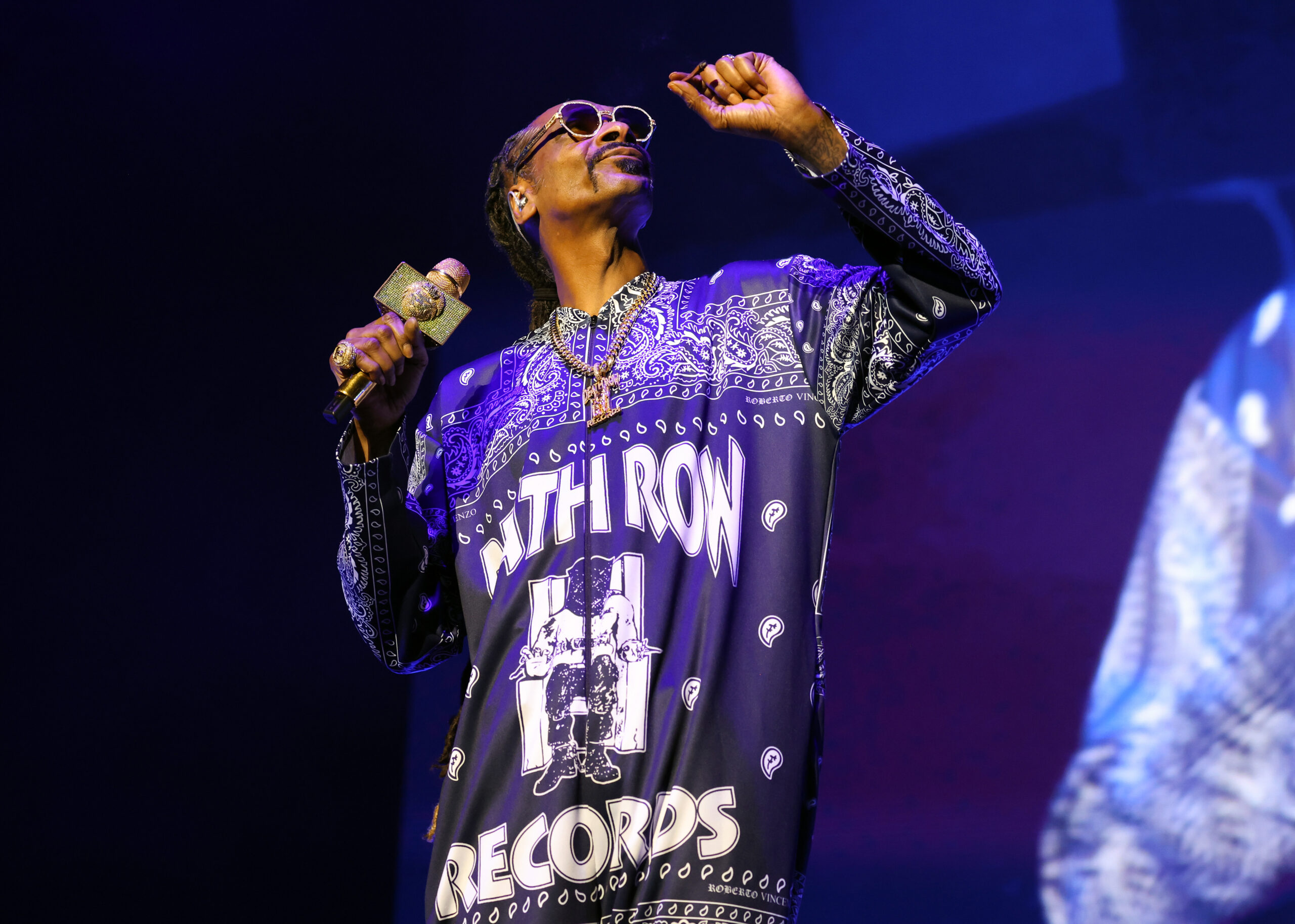 Snoop Dogg Reacts To Death Row Winning BET's "Best Rap Crew Of All Time ...