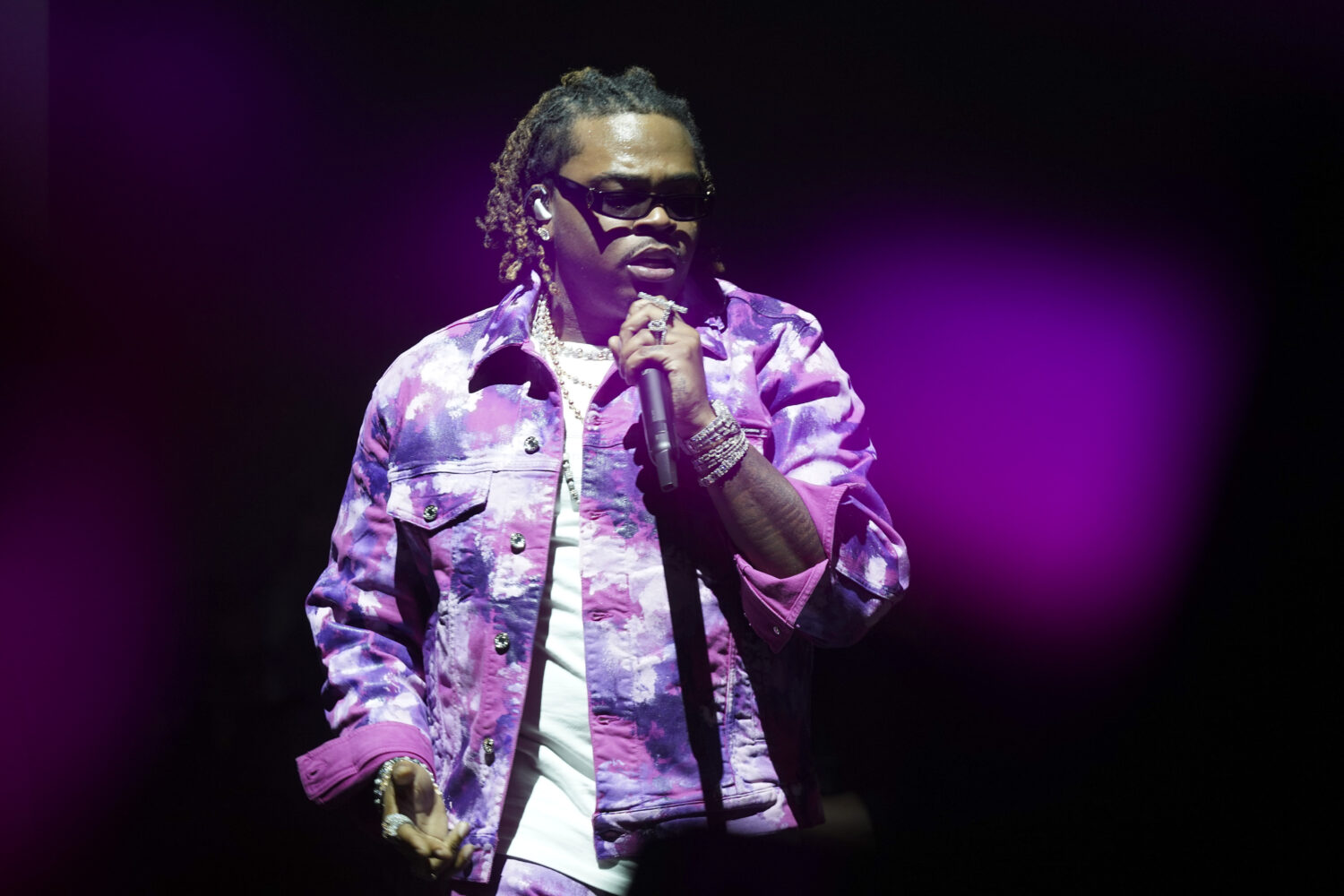 Gunna Drops Space-Inspired Visual For "Back To The Moon"