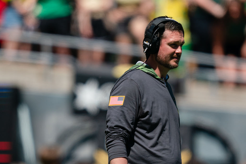 Oregon Ducks Coach Dan Lanning Signs Extension With A Bizarre Catch