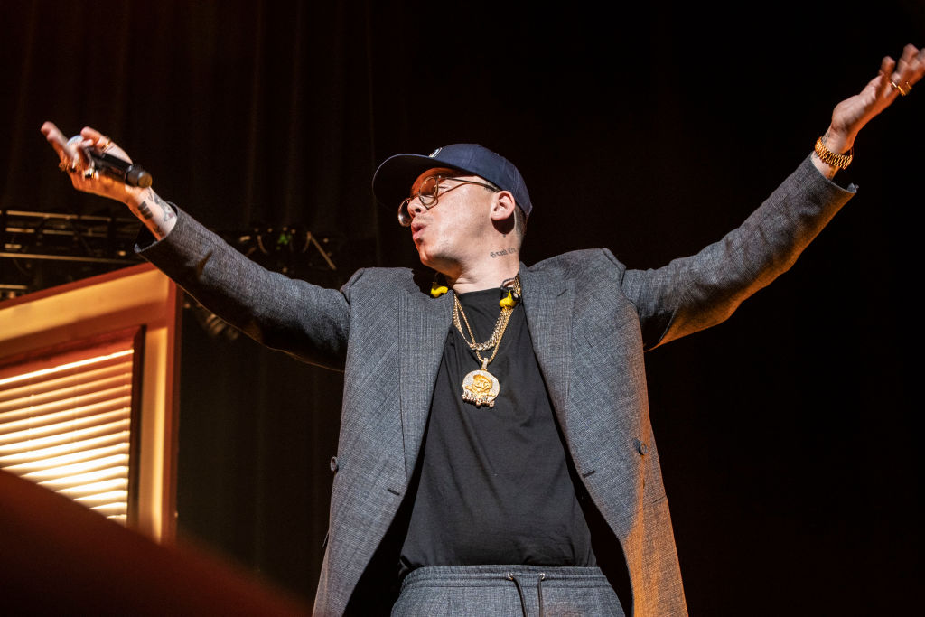 Logic Shares Video Of Himself On Stage With Seth MacFarlane