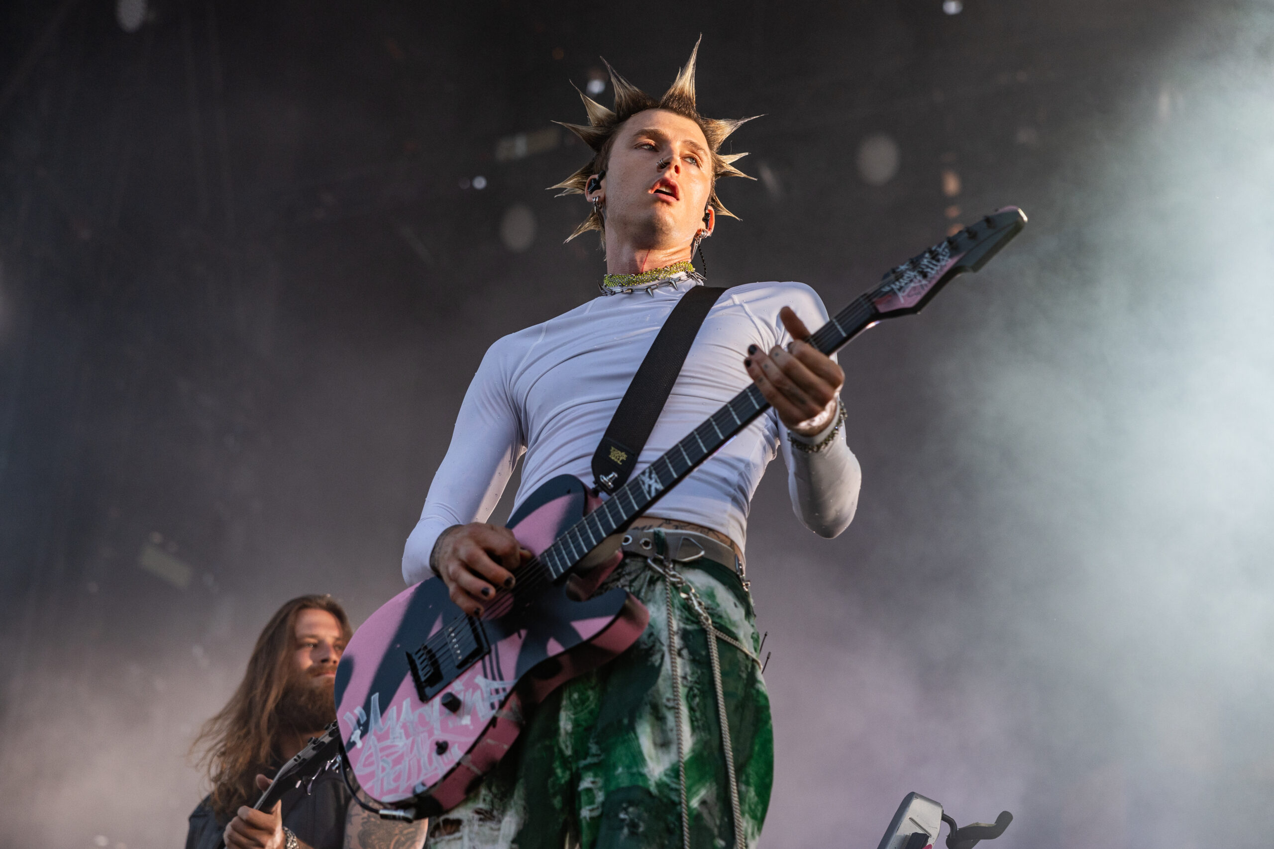 Machine Gun Kelly Allegedly Threw First Punch At Orange County Fair ...