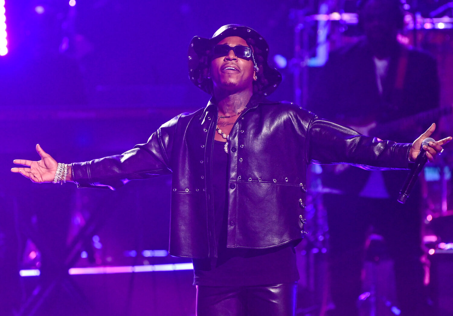 Jacquees Calls Out Billboard For Using Wrong Photo To Cover His Work On ...