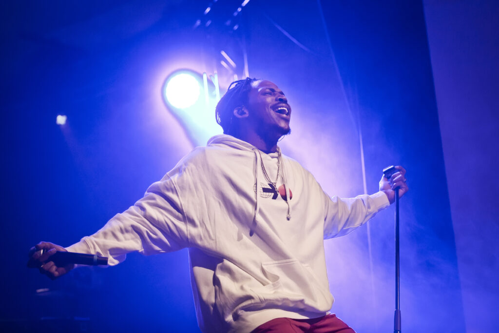 SiR Net Worth 2024: What Is The Singer-Songwriter Worth? - TGM Radio