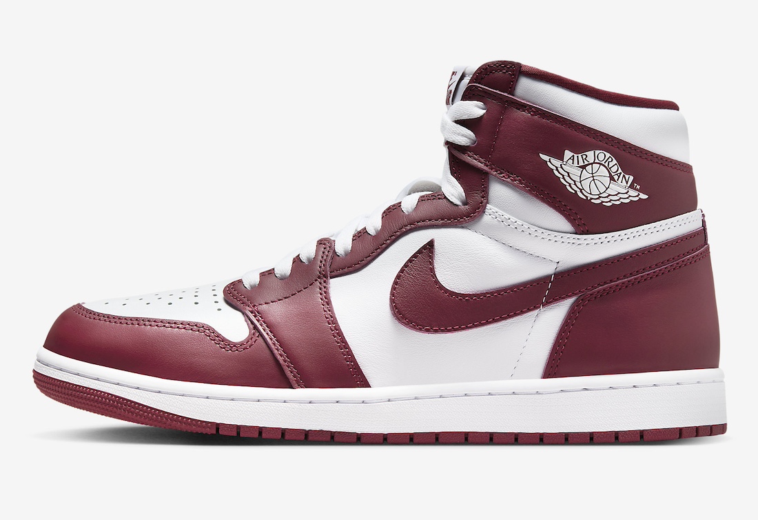 Air Jordan 1 High OG "Team Red" Official Photos Revealed