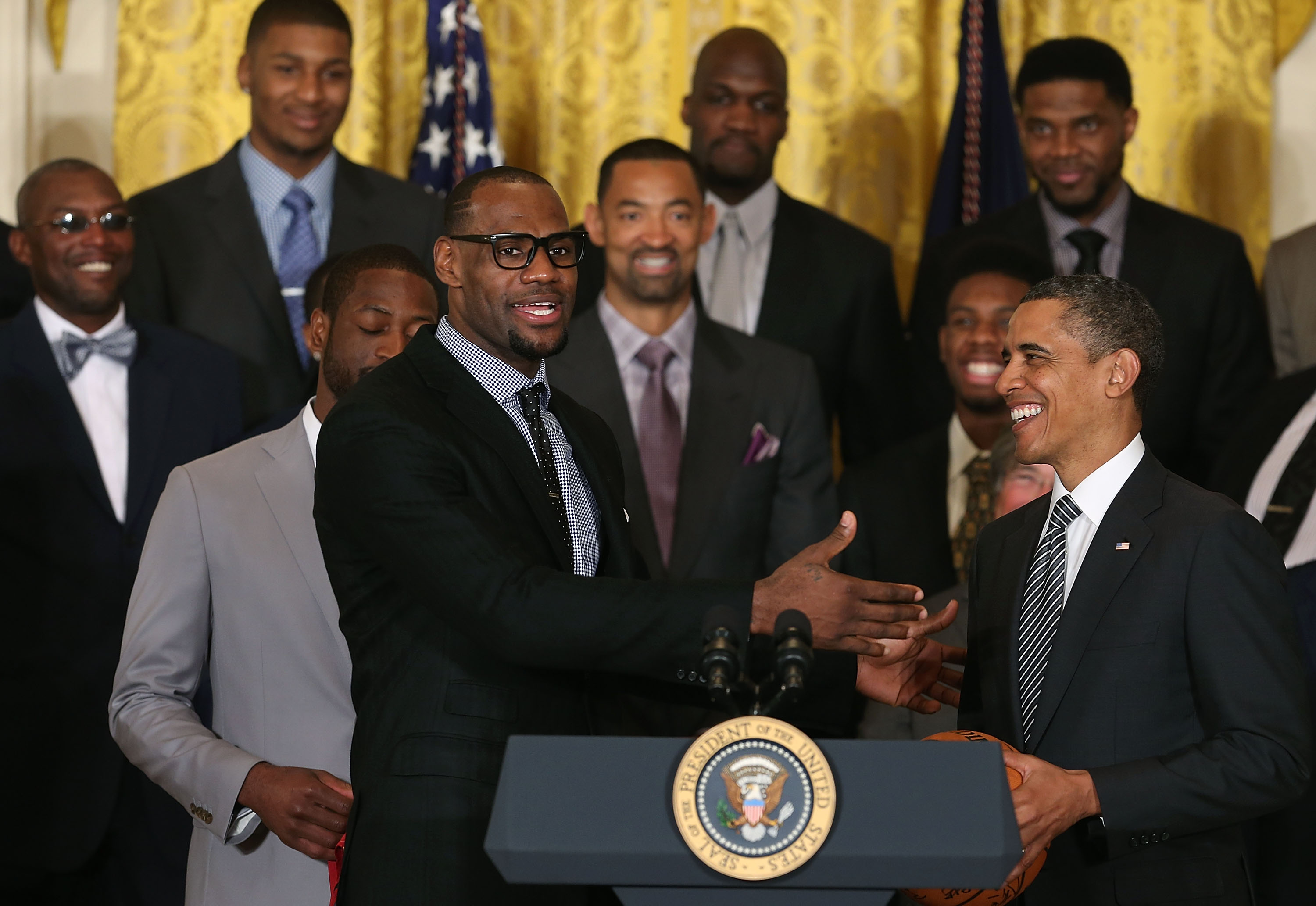 LeBron James Reacts To Barack Obama's Perfect Shot