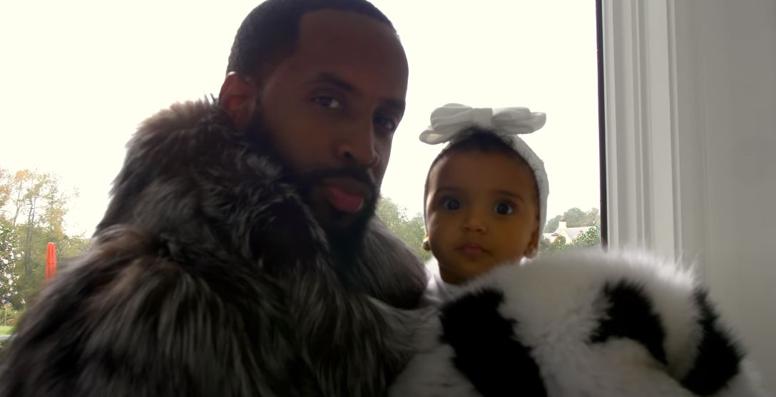Safaree & Erica Mena's Daughter Makes Appearance In "Credit" Video