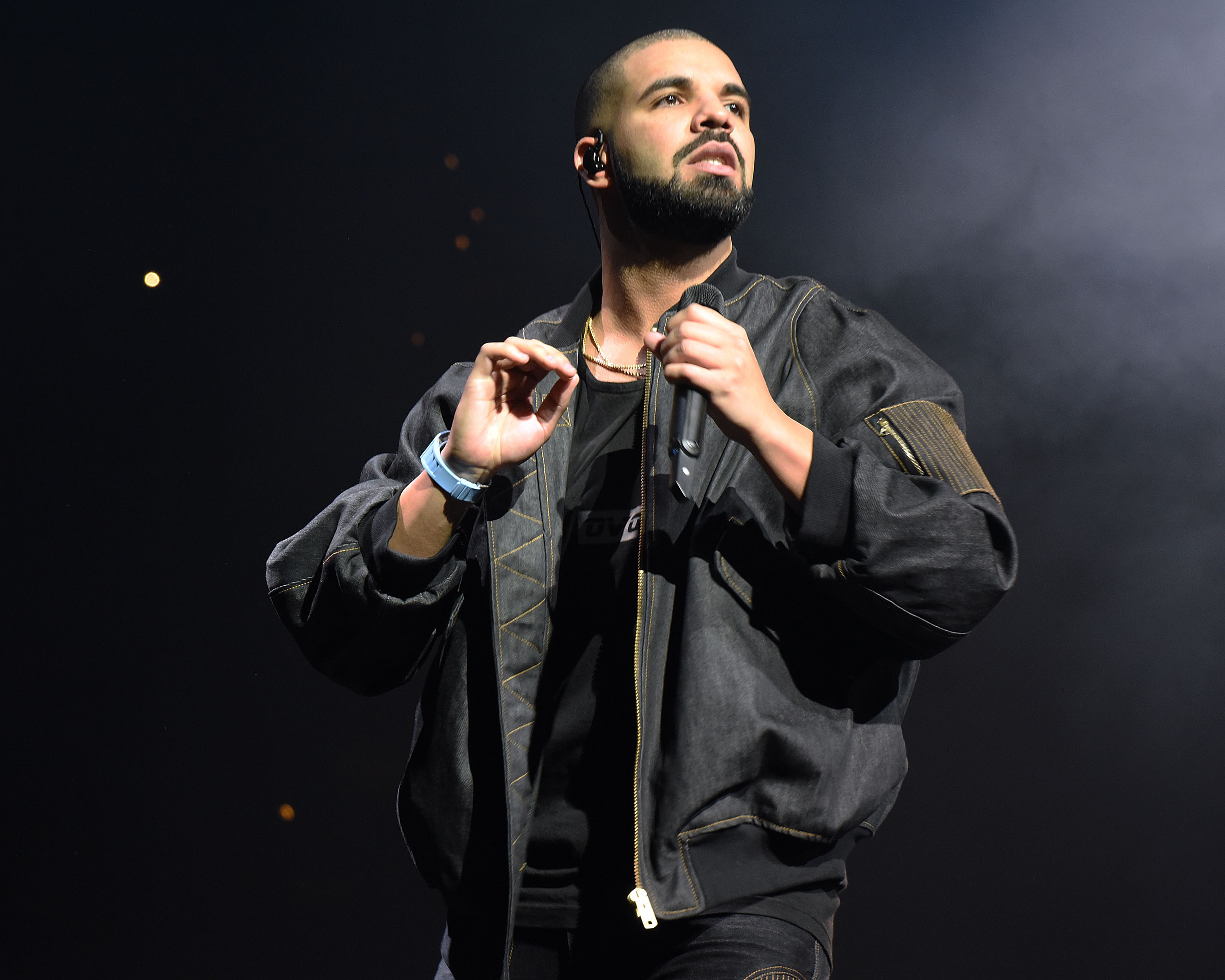 Drake Hops On IG Live As OVO Mark Hands Out Free "Certified Lover Boy ...