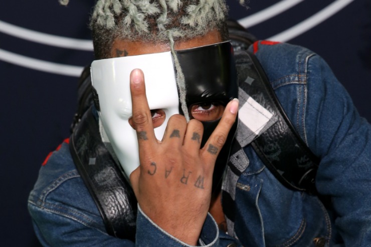 An Angelic Xxxtentacion Hologram Leaves Fans Divided