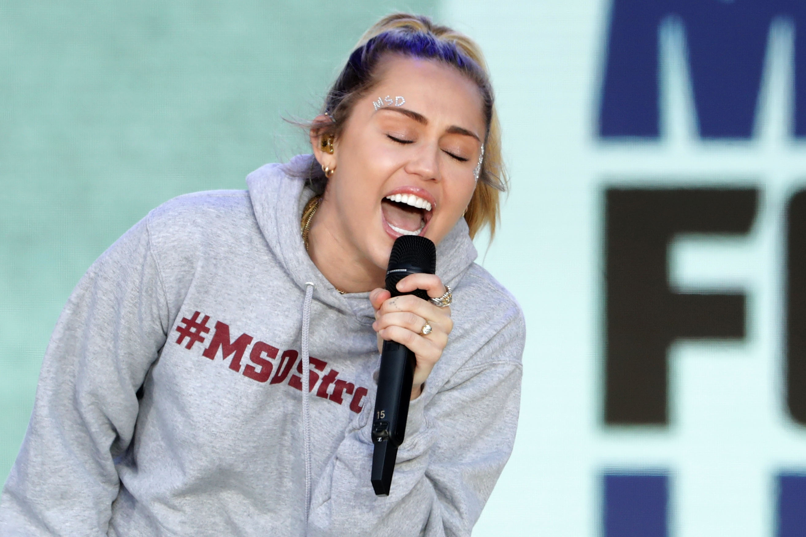 Miley Cyrus Finally Apologizes For Comments On Hip-Hop: "I F*cked Up"