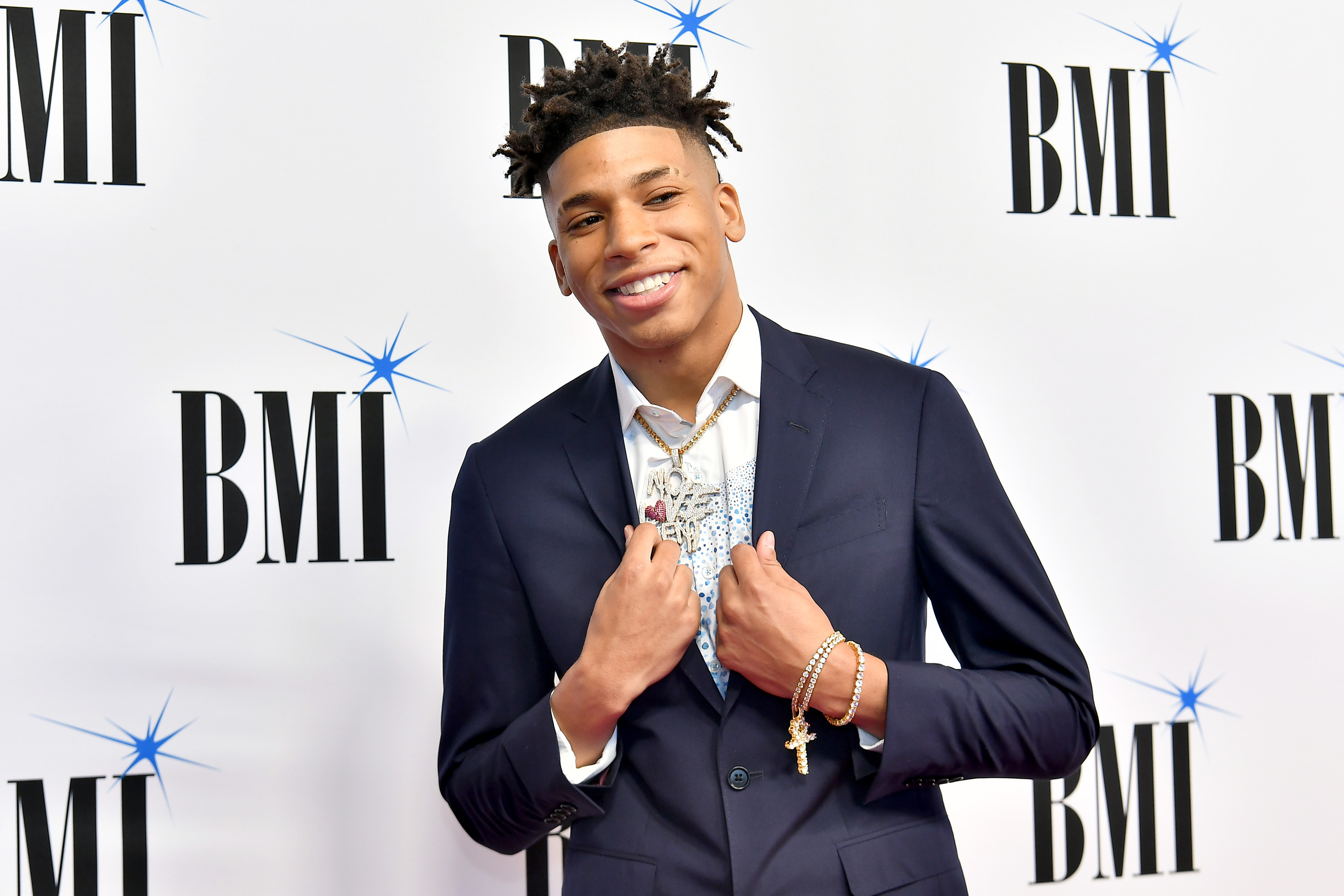 NLE Choppa Laughs At Getting Caught In Fan's Headlock During Viral ...