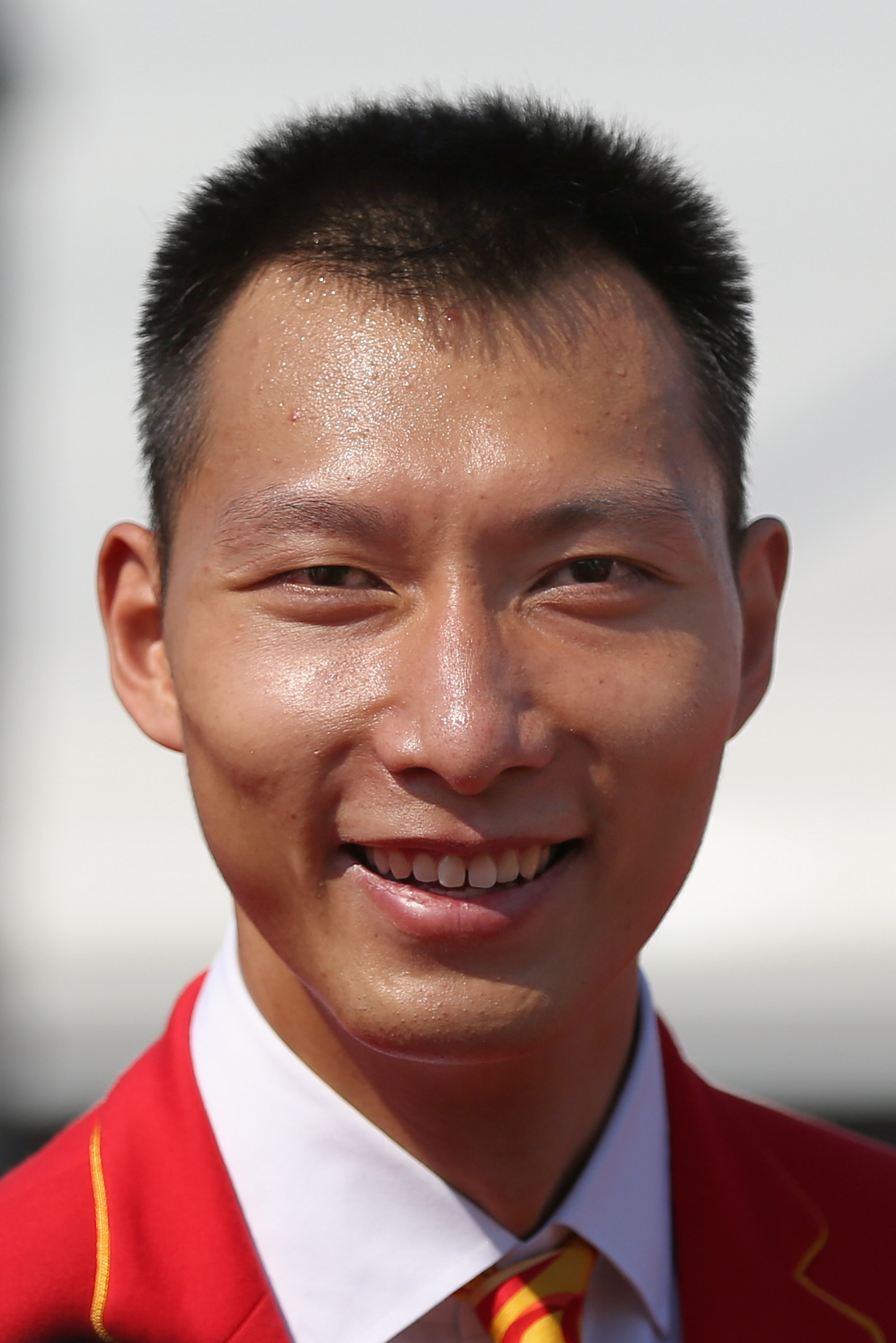 Yi Jianlian Takes Li-Ning Shoes Off During Game To Protest CBA Sneaker ...