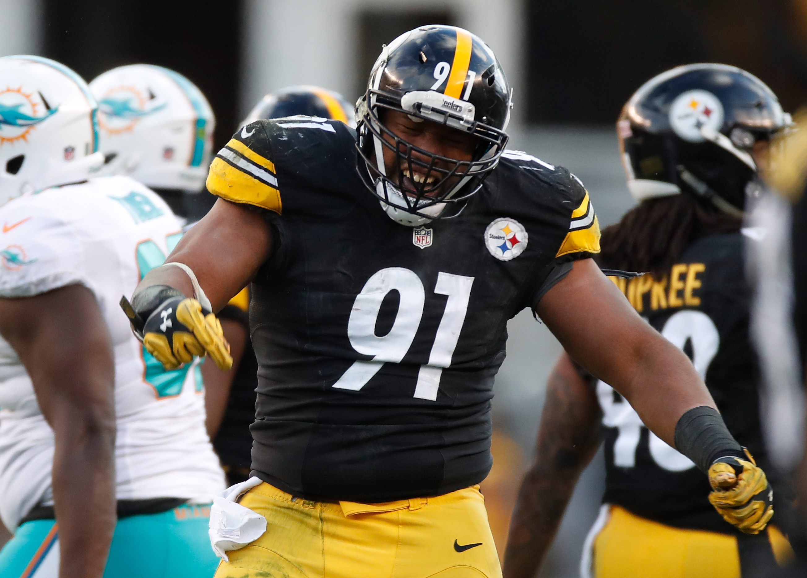 Stephon Tuitt Of The Steelers Says He's "Not Kneeling For The Flag"