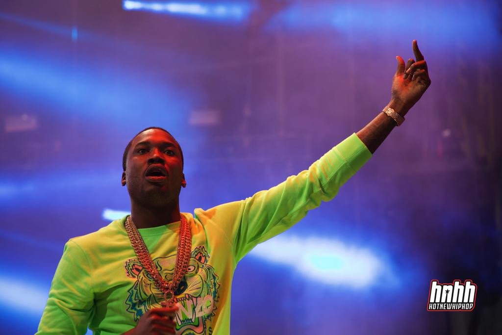 Meek Mill Preps "Dreamchasers 3", Leaves Beef Behind