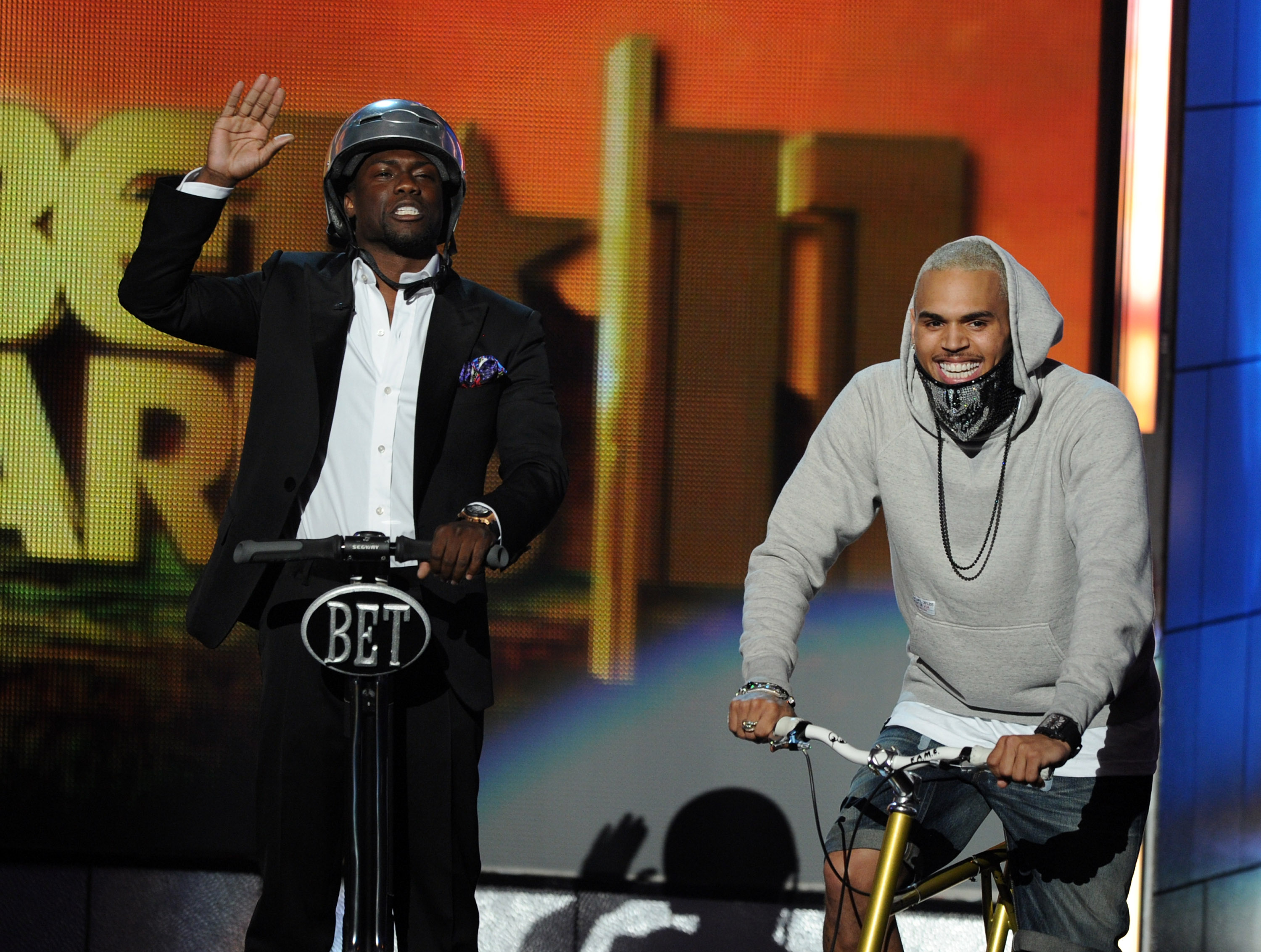 Kevin Hart Praises Chris Brown For His Live Performance On "HBOAFM" Tour