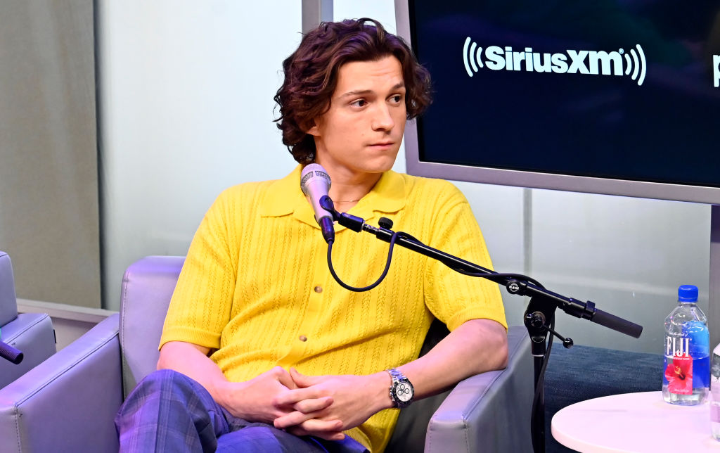 Tom Holland, Tobey Maguire, & Andrew Garfield Recreate Infamous Meme